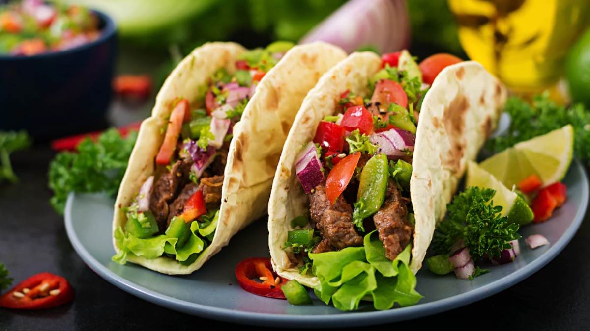 Phulka Tacos: घर की बची रोटियों से बनाएं मेक्सिकन स्टाइल टाको, बच्चे ...