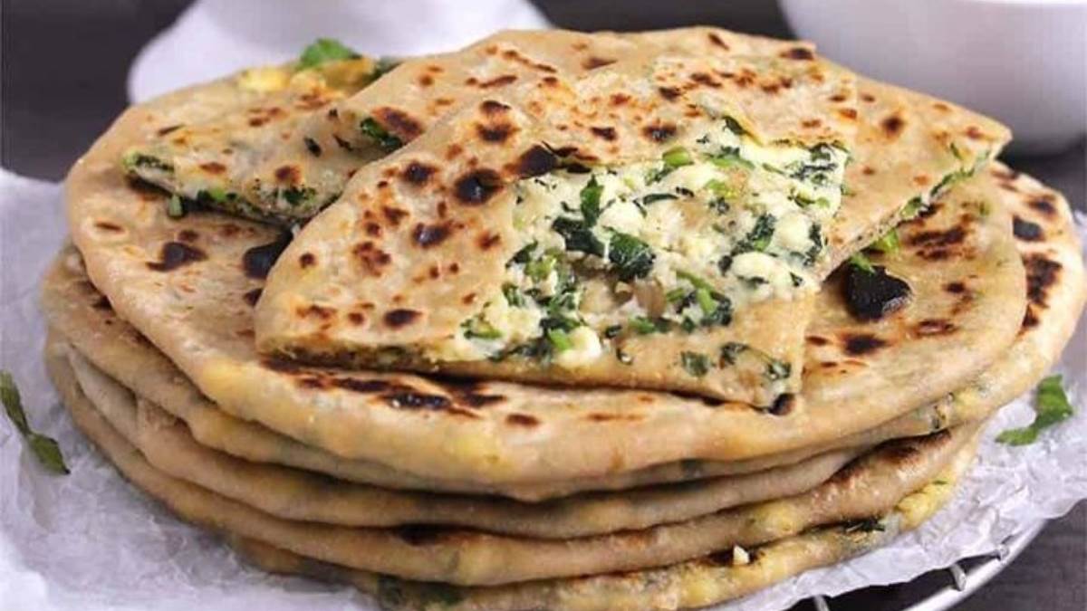 Achari Paneer Paratha: बच्चों को लंच में दें अचारी पनीर पराठा, टिफिन ...