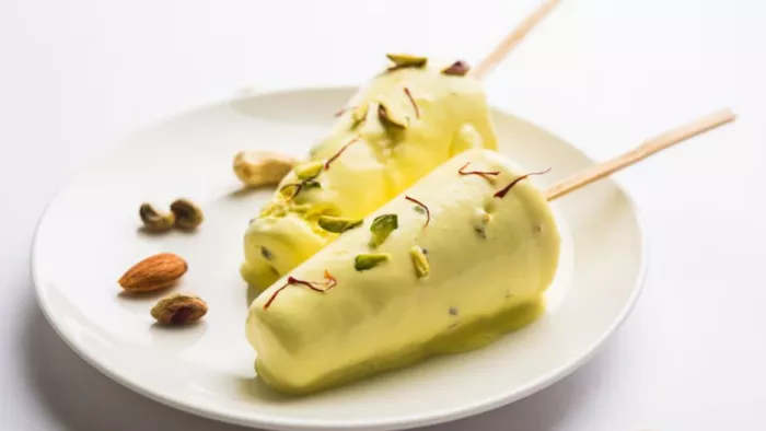 घर पर इस रेसिपी से बनाएं बादाम कुल्फी, मिलेगा बिल्कुल बाजार जैसा स्वाद ...