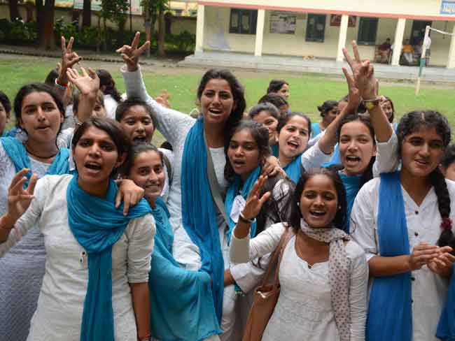 एमकेपी पीजी कॉलेज में दो साल बाद एबीवीपी की वापसी Dehradun News - ABVP ...