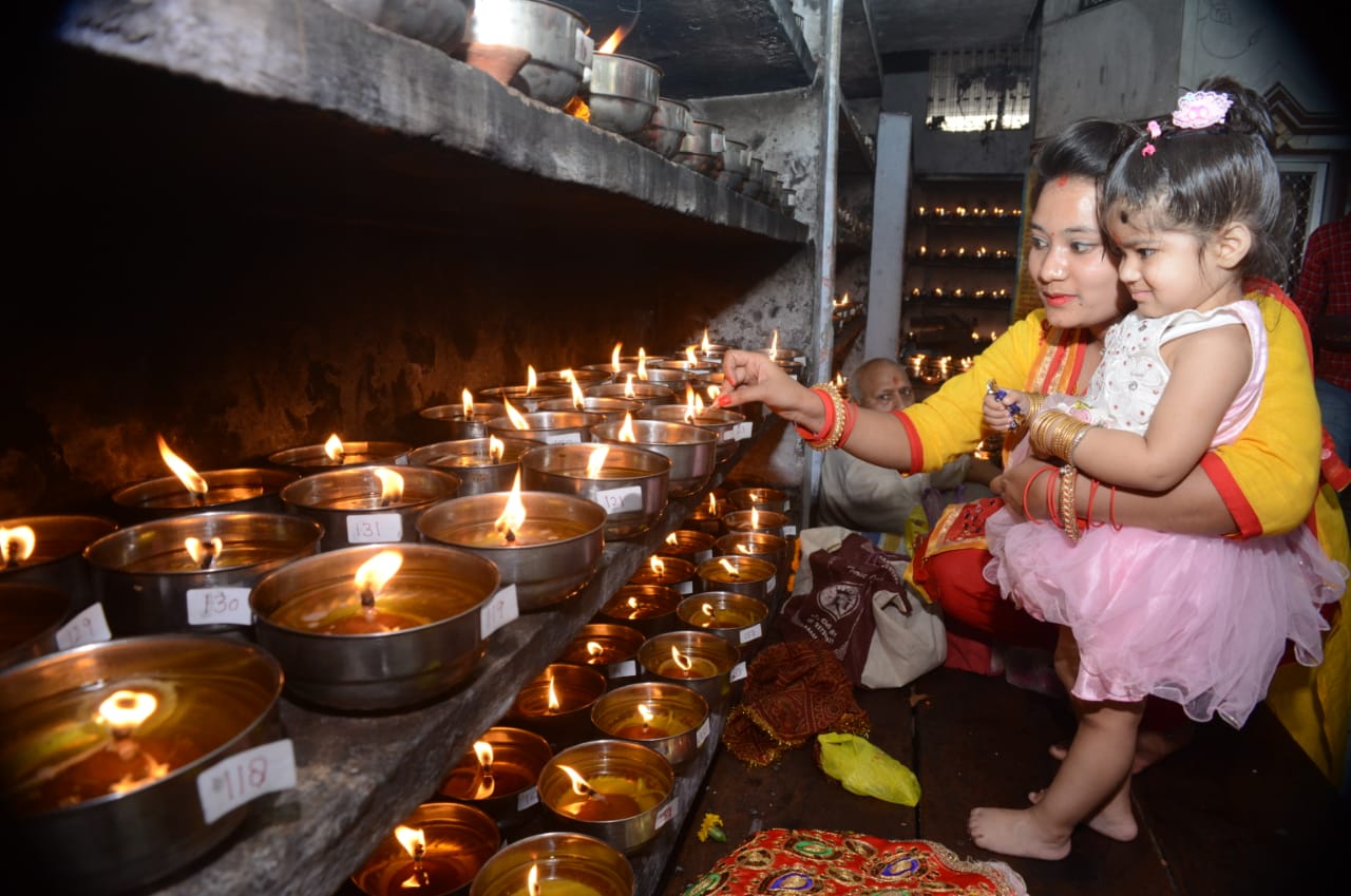 नवरात्र : जानें, मंत्र के जप और किस आयु की कन्या की पूजन से क्या मिलता ...