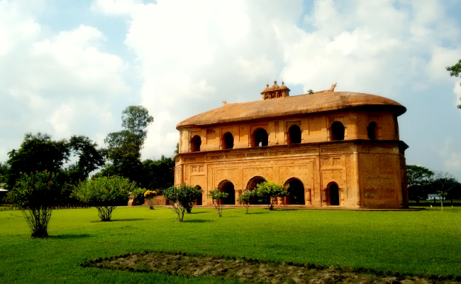 अनमोल विरासतों का गढ़ है असम का शिवसागर - must visit place assam hidden ...