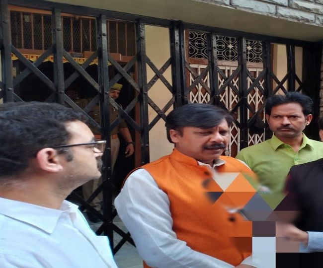 IT Raid: उत्तर प्रदेश के रिटायर्ड IAS अधिकारी नेतराम के ठिकानों पर पर ...