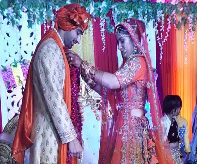 एक दूजे के हुए 'गोल्‍डन गर्ल' विनेश फौगाट और सोमवीर, शानदार समारोह में ...