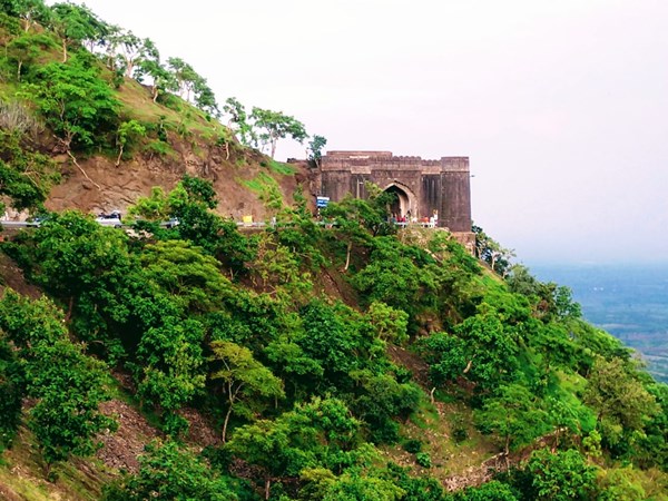 Jam Gate : मालवा-निमाड़ की साझा विरासत अनदेखी की शिकार - Administration ...