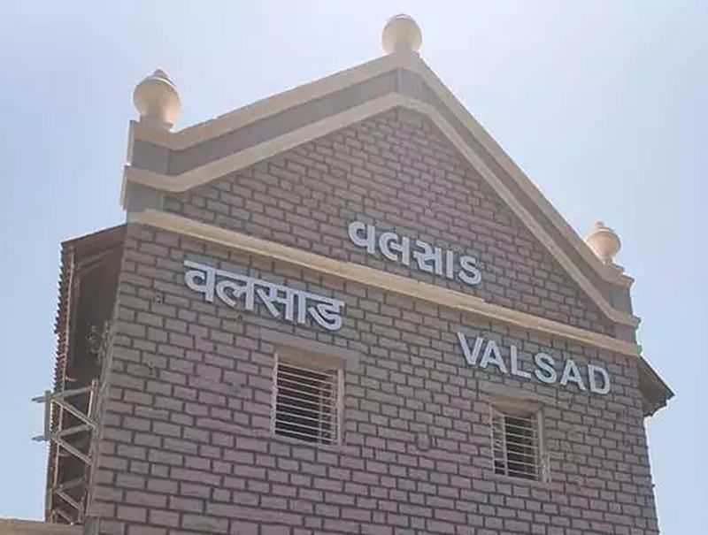 गुजरात: 95 साल पुराने स्टेशन का इस तरह बदल गया चेहरा, यूरोपियन स्टाइल ...