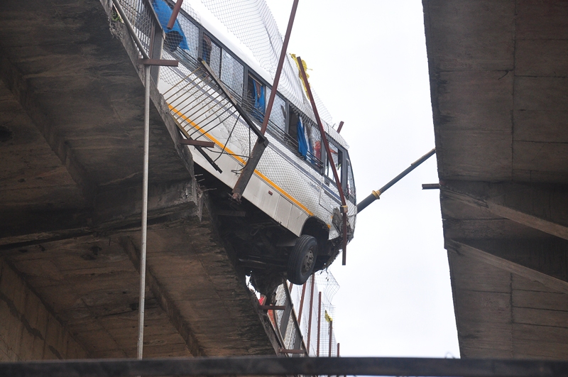 Ujjain Bus Accident : ड्राइवर तेज रफ्तार में करता रहा ओवरटेक, टोका तो ...