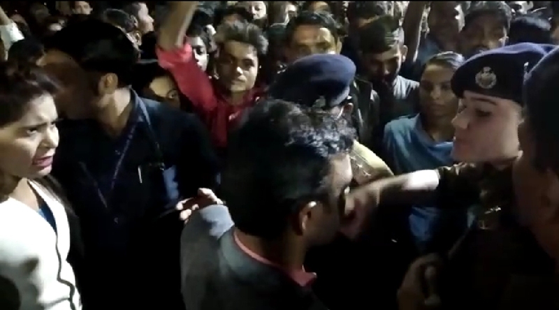 Chhattisgarh News : कसडोल विधायक ने महिला IPS को दी धमकी, तो मिला दो ...