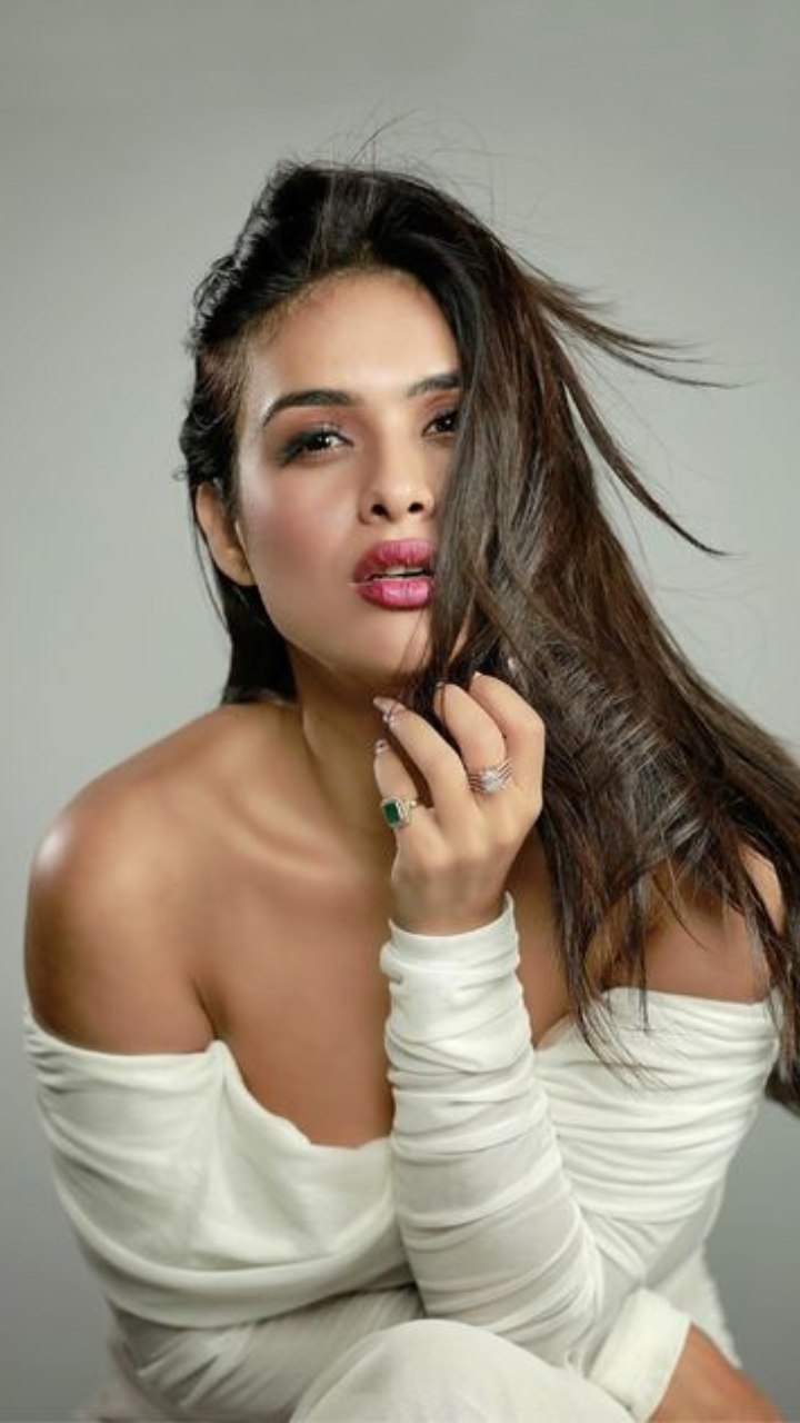 Neha malik: Bhojpuri actress Neha malik heart stealing pictures