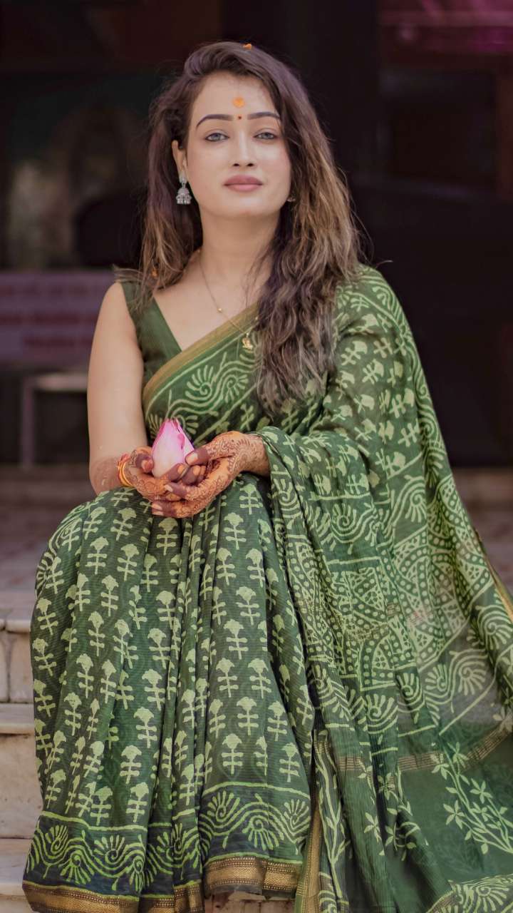 Maha Kumbh में आईं ‘सबसे खूबसूरत’ साध्वी कौन हैं? | Most Beautiful ...