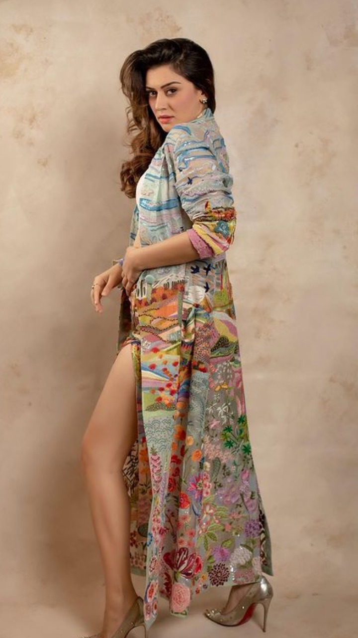 Hansika Motwani bold and hot photoshoot in Thai high slit dress see ...