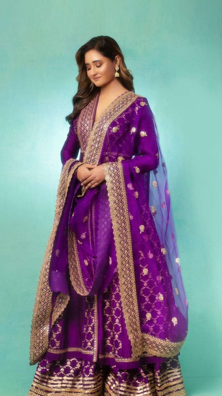 रश्मि देसाई इन एथनिक लुक्स में लगीं हुस्न की परी