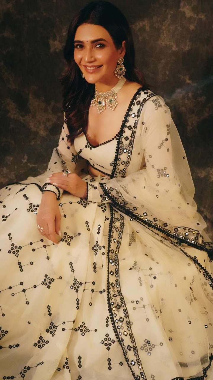 Karishma Tanna से लें इंडियन लुक के साथ ज्वेलरी के आइडिया