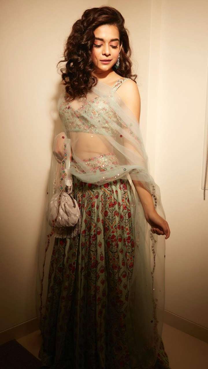 Mithila Palkar ट्रेडिशनल में ढहाती है कयामत, लहंगे में शेयर की बेहतरीन ...