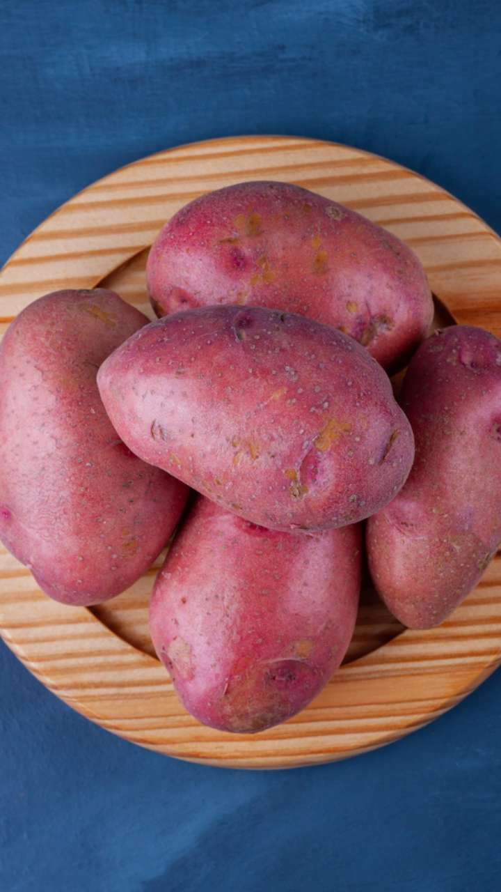 सर्दी में खाएं लाल आलू, होंगे अनगिनत फायदे