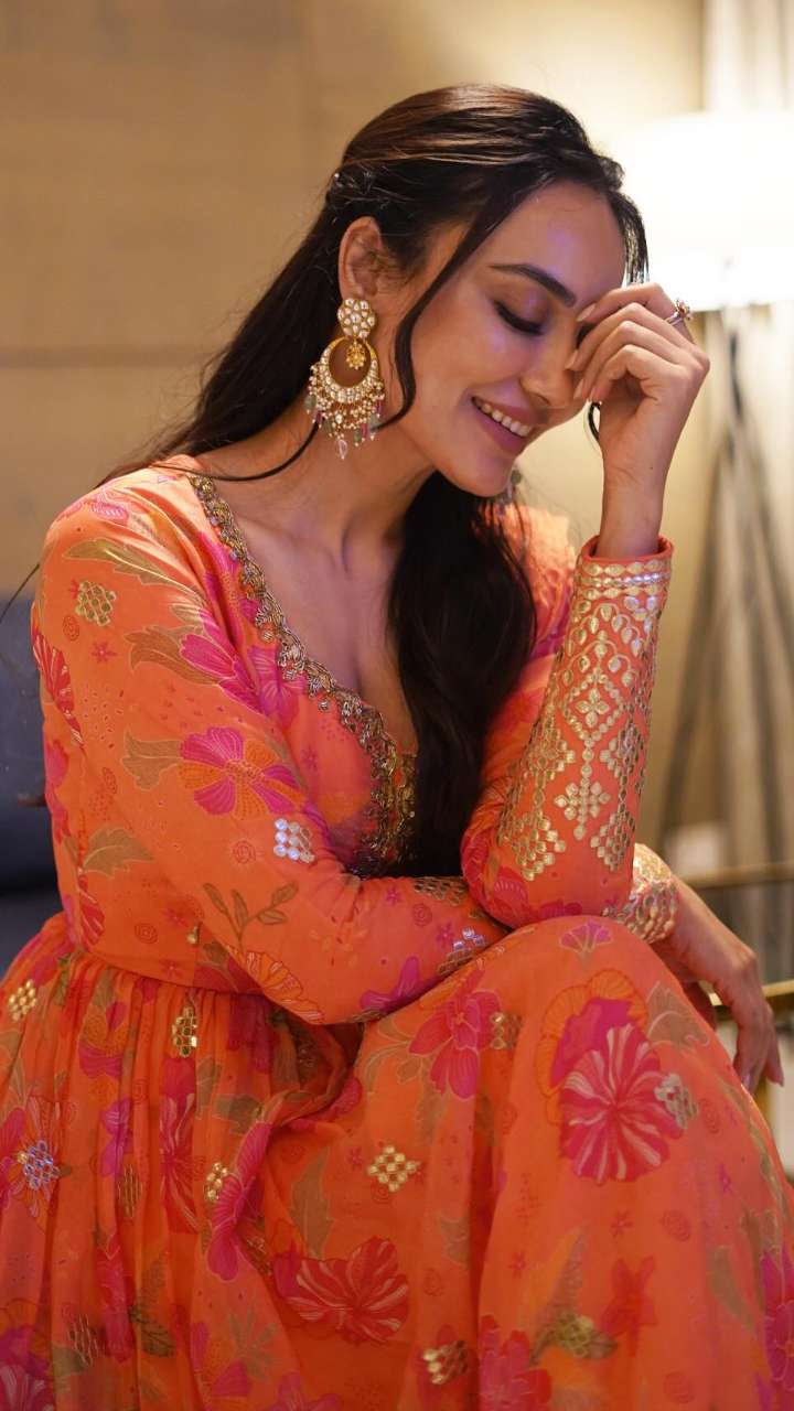 टीवी की नागिन Surbhi Jyoti के 'ईद स्पेशल' सलवार-सूट | TV Naagin Surbhi ...