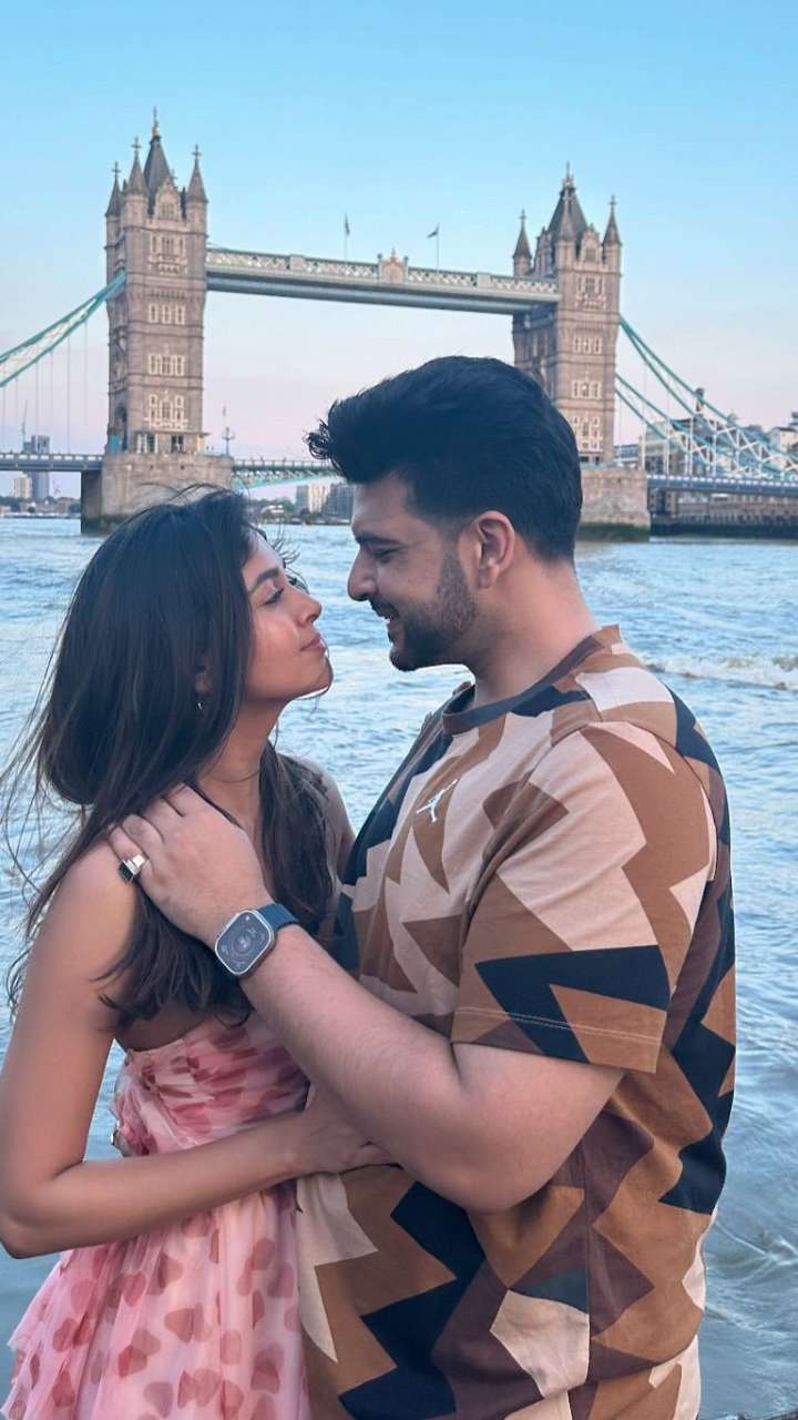 Karan-Tejasswi की इन 8 रोमांटिक फोटोज पर फिदा हुए फैंस