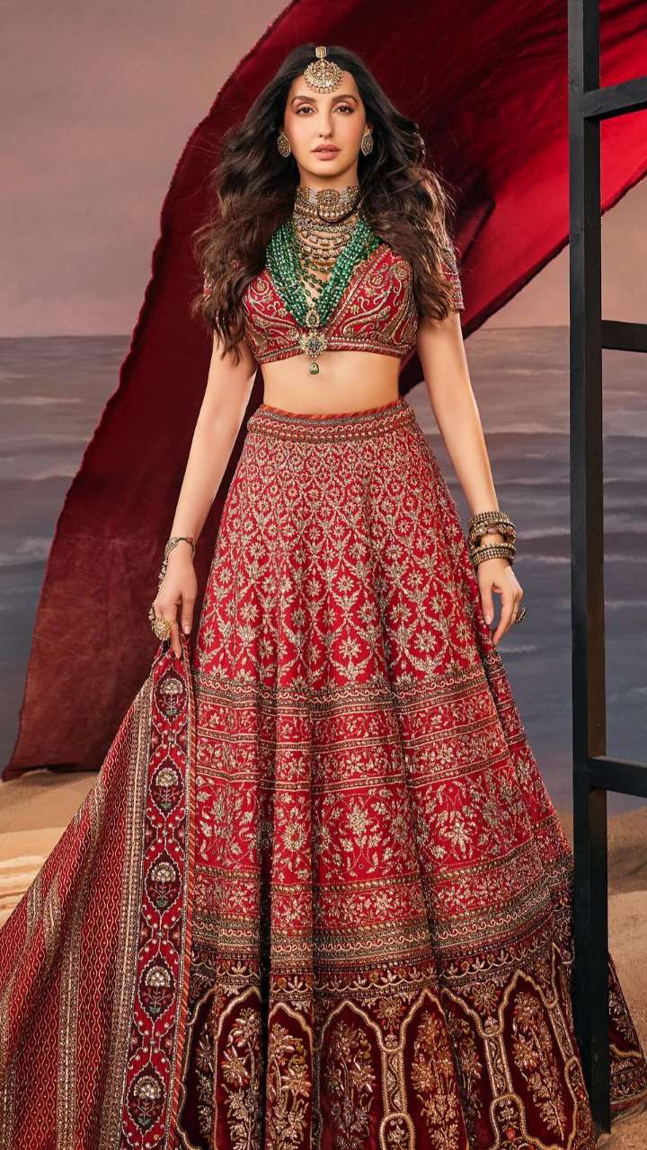 इंगेजमेंट में पहनें Nora Fatehi जैसे हैवी वर्क लहंगे । Nora Fatehi ...
